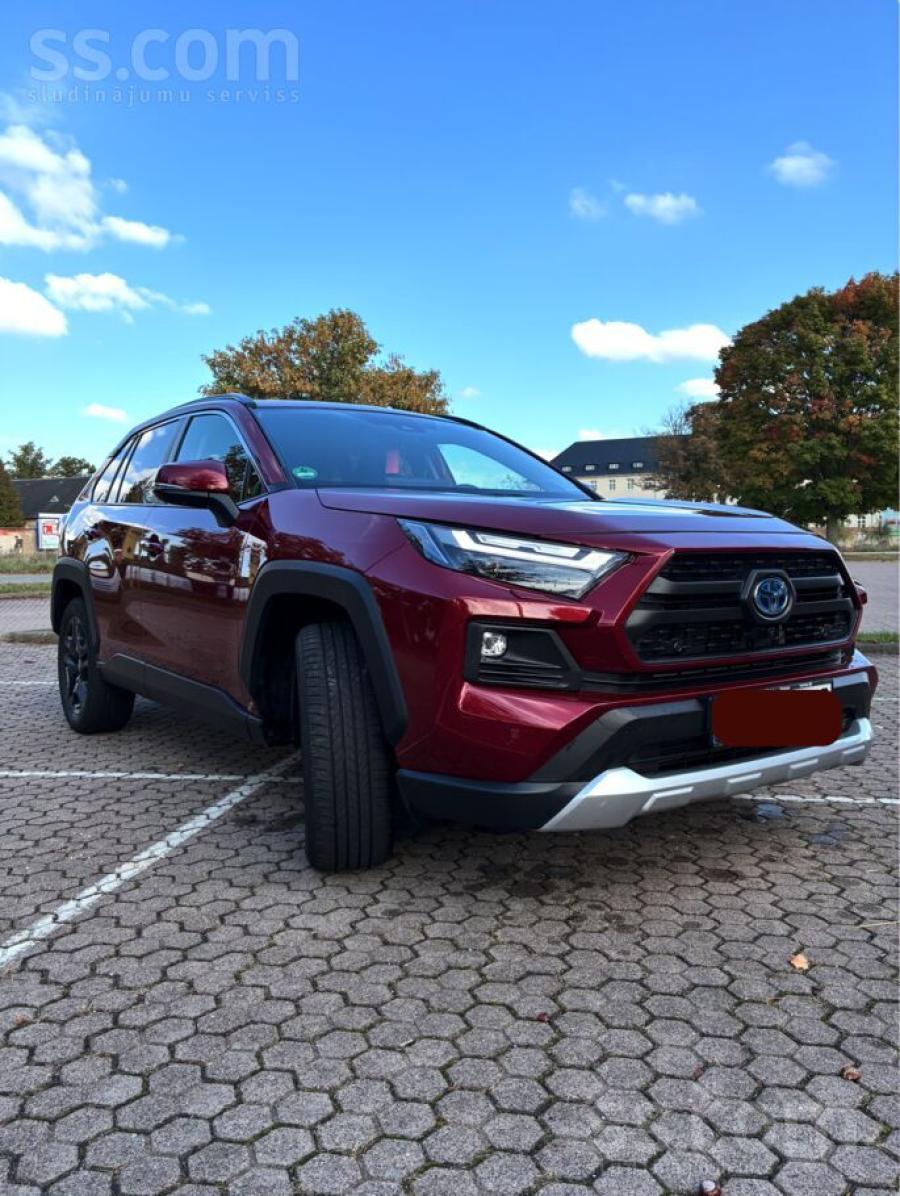 Red Toyota RAV4 2024 in Riga, with an engine capacity of 2.40 L and mileage of 38 thousand km for 39500 €, photo 6 on AUTOMOTO.COM.LV