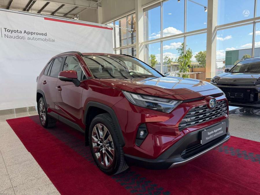 Sarkans Toyota RAV4 2025 Šauļi, ar dzinēja tilpumu 2.49 L un nobraukumu 12 tūkst. km par 39500 €, foto 3 vietnē AUTOMOTO.COM.LV