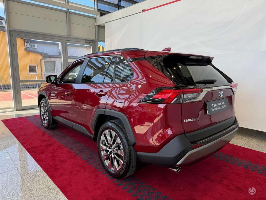 Sarkans Toyota RAV4 2025 Šauļi, ar dzinēja tilpumu 2.49 L un nobraukumu 12 tūkst. km par 39500 €, foto 4 vietnē AUTOMOTO.COM.LV