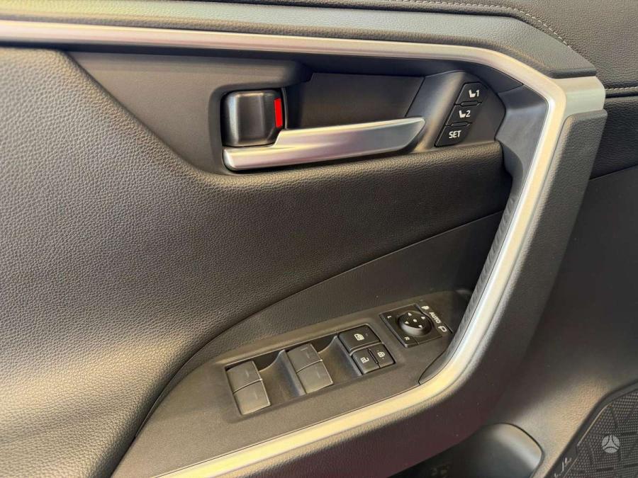 Sarkans Toyota RAV4 2025 Šauļi, ar dzinēja tilpumu 2.49 L un nobraukumu 12 tūkst. km par 39500 €, foto 23 vietnē AUTOMOTO.COM.LV