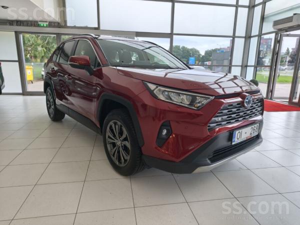Красный Тойота РАВ 4 2025 в Рига, объемом двигателя 2.50 л и пробегом 12 тыс. км за 38300 €, фото 2 на AUTOMOTO.COM.LV