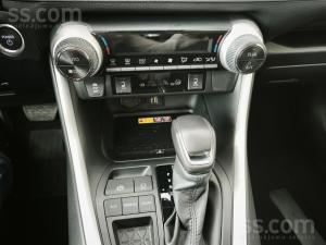 Sarkans Toyota RAV4 2025 Rīga, ar dzinēja tilpumu 2.50 L un nobraukumu 12 tūkst. km par 38300 €, foto 20 vietnē AUTOMOTO.COM.LV