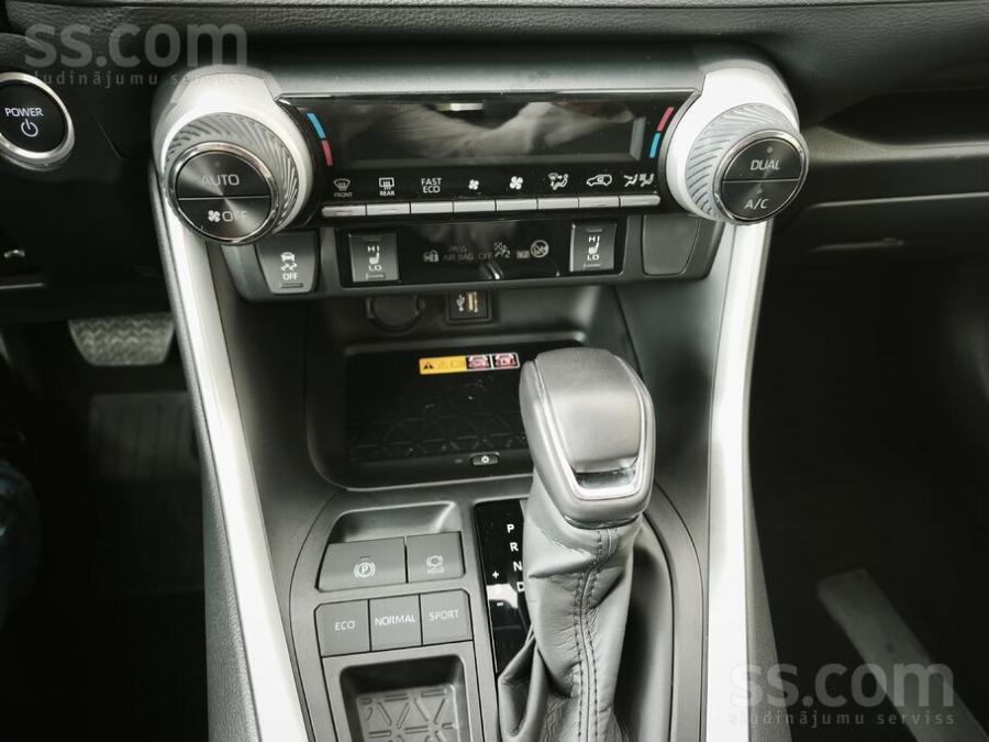 Sarkans Toyota RAV4 2025 Rīga, ar dzinēja tilpumu 2.50 L un nobraukumu 12 tūkst. km par 38300 €, foto 20 vietnē AUTOMOTO.COM.LV