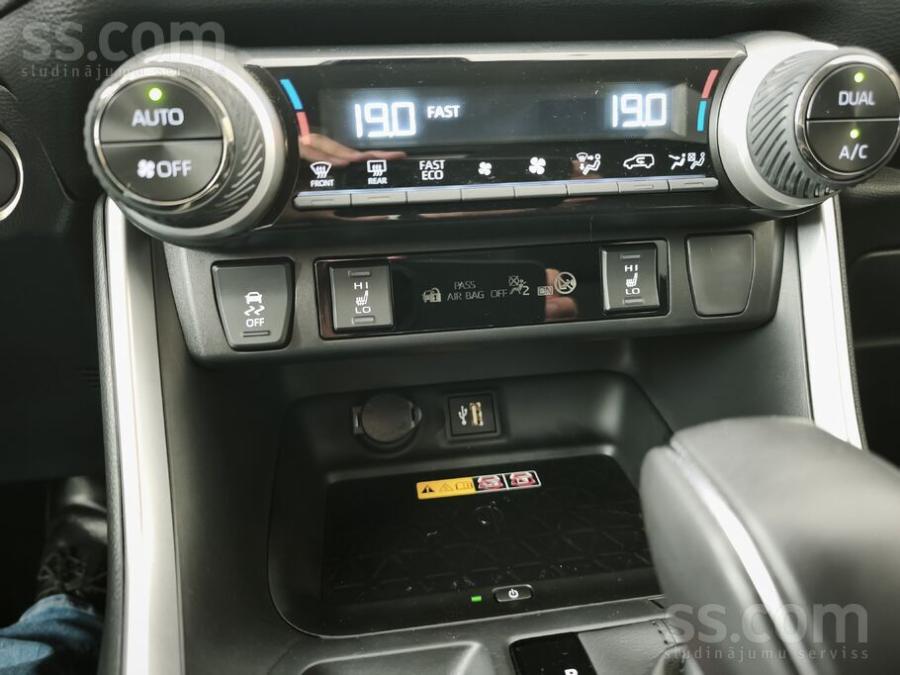 Sarkans Toyota RAV4 2025 Rīga, ar dzinēja tilpumu 2.50 L un nobraukumu 12 tūkst. km par 38300 €, foto 27 vietnē AUTOMOTO.COM.LV