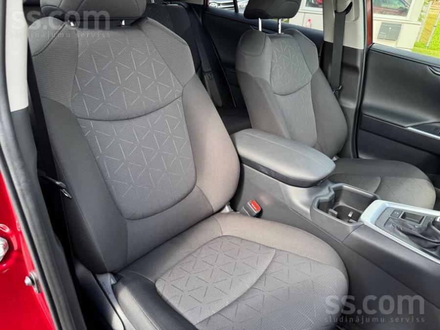 Red Toyota RAV4 2025 in Jekabpils, with an engine capacity of 2.50 L and mileage of 12 thousand km for 38300 €, photo 10 on AUTOMOTO.COM.LV