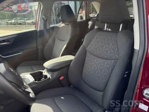 Red Toyota RAV4 2025 in Jekabpils, with an engine capacity of 2.50 L and mileage of 12 thousand km for 38300 €, photo 14 on AUTOMOTO.COM.LV