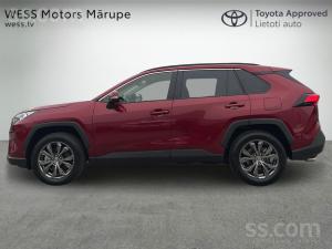Red Toyota RAV4 2025 in Riga, with an engine capacity of 2.50 L and mileage of 33 thousand km for 36590 €, photo 4 on AUTOMOTO.COM.LV