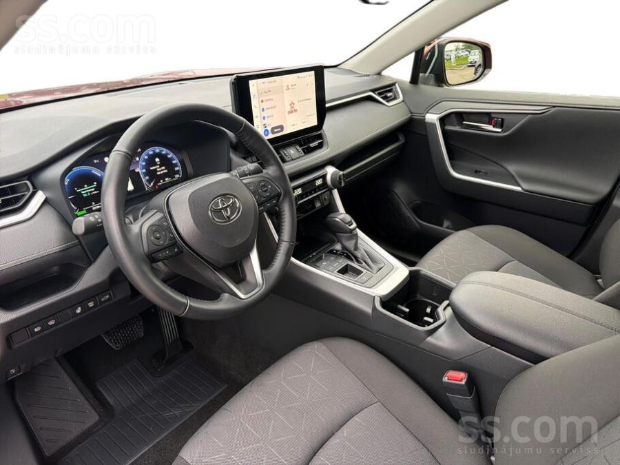 Red Toyota RAV4 2025 in Riga, with an engine capacity of 2.50 L and mileage of 33 thousand km for 36590 €, photo 12 on AUTOMOTO.COM.LV