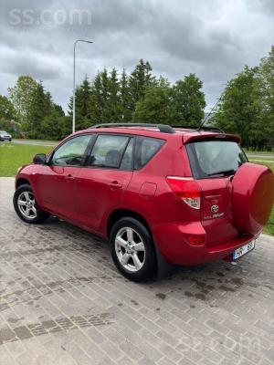 Red Toyota RAV4 2007 in Riga, with an engine capacity of 2.00 L and mileage of 146 thousand km for 4300 €, photo  on AUTOMOTO.COM.LV
