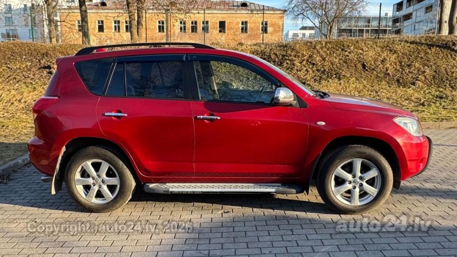 Sarkans Toyota RAV4 2009 Tallina, ar dzinēja tilpumu 2.00 L un nobraukumu 167 tūkst. km par 7999 €, foto 4 vietnē AUTOMOTO.COM.LV