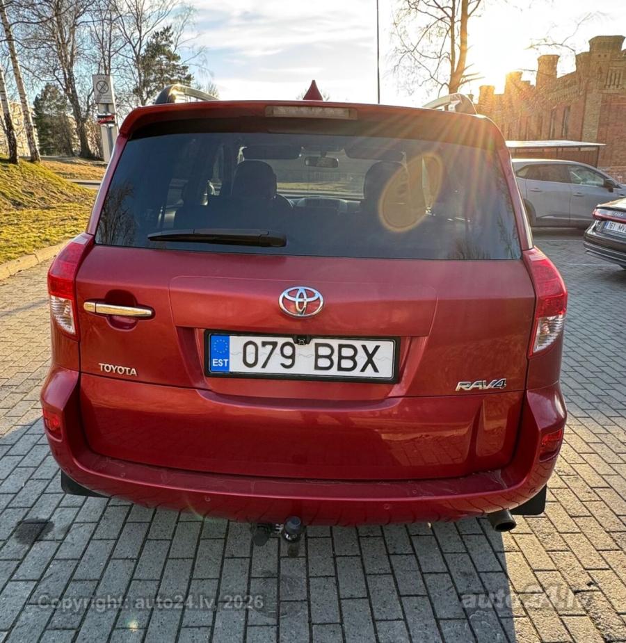 Sarkans Toyota RAV4 2009 Tallina, ar dzinēja tilpumu 2.00 L un nobraukumu 167 tūkst. km par 7999 €, foto 6 vietnē AUTOMOTO.COM.LV