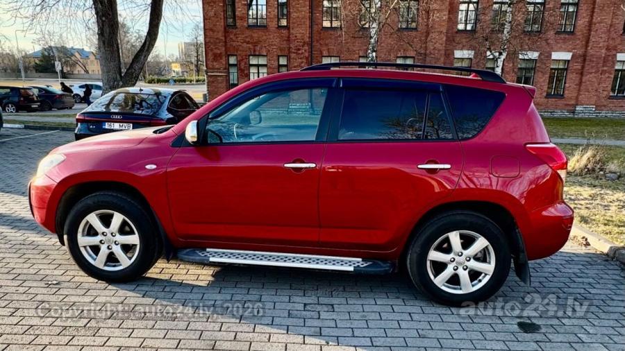 Sarkans Toyota RAV4 2009 Tallina, ar dzinēja tilpumu 2.00 L un nobraukumu 167 tūkst. km par 7999 €, foto 8 vietnē AUTOMOTO.COM.LV