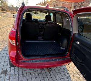 Sarkans Toyota RAV4 2009 Tallina, ar dzinēja tilpumu 2.00 L un nobraukumu 167 tūkst. km par 7999 €, foto 10 vietnē AUTOMOTO.COM.LV