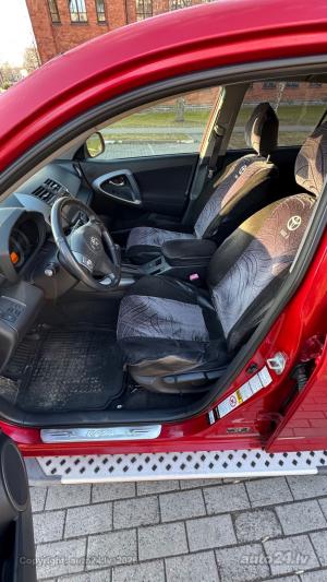 Sarkans Toyota RAV4 2009 Tallina, ar dzinēja tilpumu 2.00 L un nobraukumu 167 tūkst. km par 7999 €, foto 26 vietnē AUTOMOTO.COM.LV