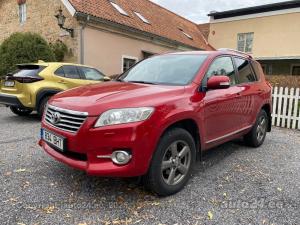 Red Toyota RAV4 2013 in Tallinn, with an engine capacity of 2.00 L and mileage of 230 thousand km for 8990 €, photo 2 on AUTOMOTO.COM.LV