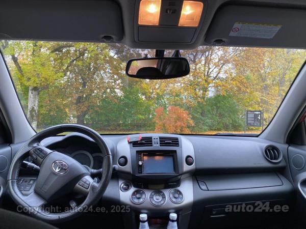 Sarkans Toyota RAV4 2013 Tallina, ar dzinēja tilpumu 2.00 L un nobraukumu 230 tūkst. km par 8990 €, foto 11 vietnē AUTOMOTO.COM.LV
