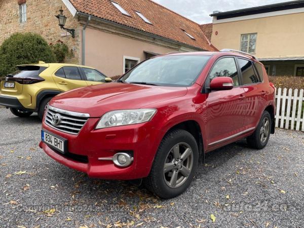 Red Toyota RAV4 2013 in Tallinn, with an engine capacity of 2.00 L and mileage of 230 thousand km for 8500 €, photo 2 on AUTOMOTO.COM.LV