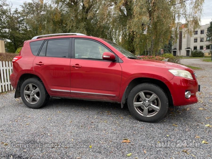 Sarkans Toyota RAV4 2013 Tallina, ar dzinēja tilpumu 2.00 L un nobraukumu 230 tūkst. km par 8500 €, foto 4 vietnē AUTOMOTO.COM.LV