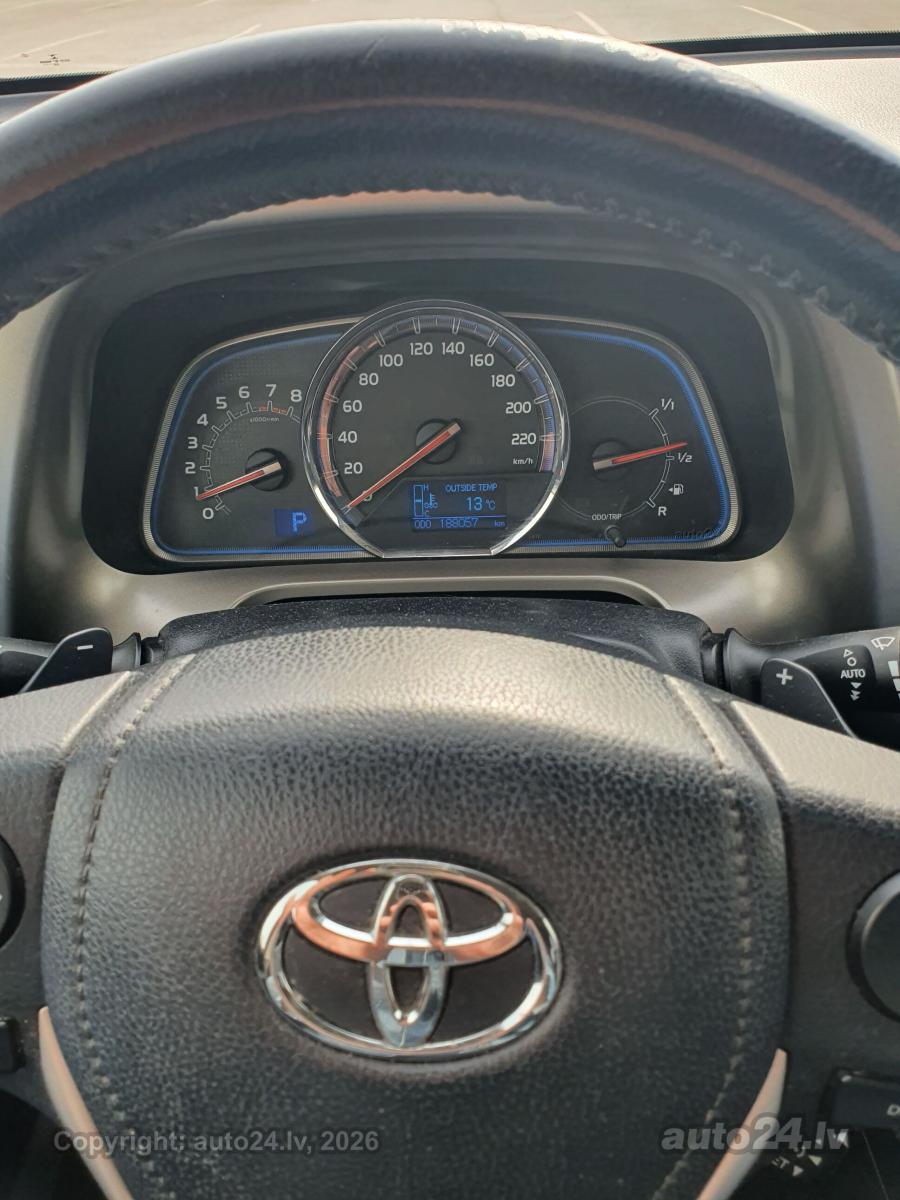 Sarkans Toyota RAV4 2013 Tallina, ar dzinēja tilpumu 2.00 L un nobraukumu 188 tūkst. km par 14000 €, foto 13 vietnē AUTOMOTO.COM.LV
