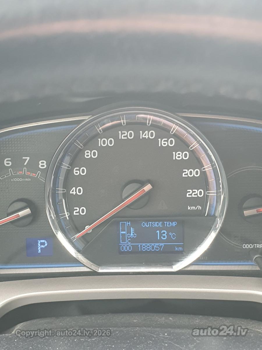Sarkans Toyota RAV4 2013 Tallina, ar dzinēja tilpumu 2.00 L un nobraukumu 188 tūkst. km par 14000 €, foto 14 vietnē AUTOMOTO.COM.LV