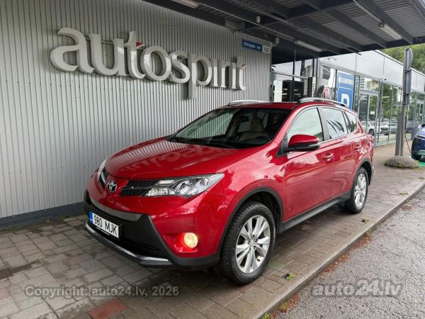 Red Toyota RAV4 2014 in Tallinn, with an engine capacity of 2.00 L and mileage of 203 thousand km for 11990 €, photo 1 on AUTOMOTO.COM.LV