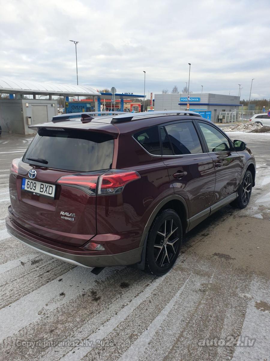 Sarkans Toyota RAV4 2016 Tallina, ar dzinēja tilpumu 2.50 L un nobraukumu 255 tūkst. km par 19900 €, foto 2 vietnē AUTOMOTO.COM.LV