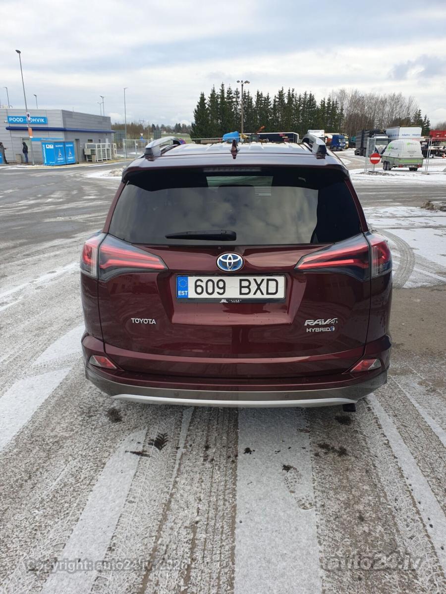 Sarkans Toyota RAV4 2016 Tallina, ar dzinēja tilpumu 2.50 L un nobraukumu 255 tūkst. km par 19900 €, foto 3 vietnē AUTOMOTO.COM.LV