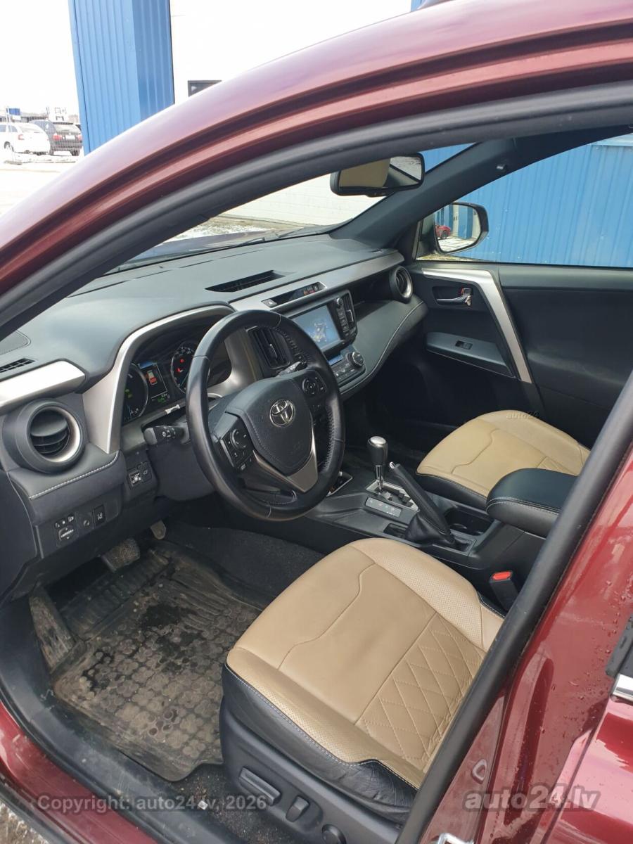 Sarkans Toyota RAV4 2016 Tallina, ar dzinēja tilpumu 2.50 L un nobraukumu 255 tūkst. km par 19900 €, foto 6 vietnē AUTOMOTO.COM.LV