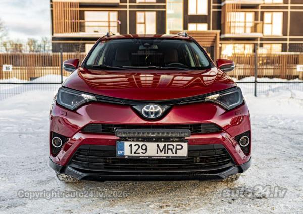 Sarkans Toyota RAV4 2017 Tallina, ar dzinēja tilpumu 2.50 L un nobraukumu 199 tūkst. km par 19499 €, foto 1 vietnē AUTOMOTO.COM.LV
