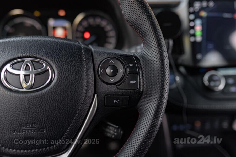 Red Toyota RAV4 2017 in Tallinn, with an engine capacity of 2.50 L and mileage of 199 thousand km for 19499 €, photo 21 on AUTOMOTO.COM.LV