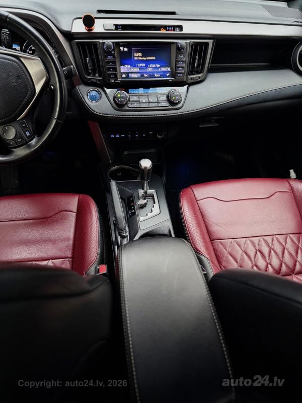 Sarkans Toyota RAV4 2017 Tallina, ar dzinēja tilpumu 2.50 L un nobraukumu 70 tūkst. km par 25000 €, foto 3 vietnē AUTOMOTO.COM.LV