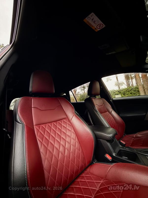Sarkans Toyota RAV4 2017 Tallina, ar dzinēja tilpumu 2.50 L un nobraukumu 70 tūkst. km par 25000 €, foto 4 vietnē AUTOMOTO.COM.LV