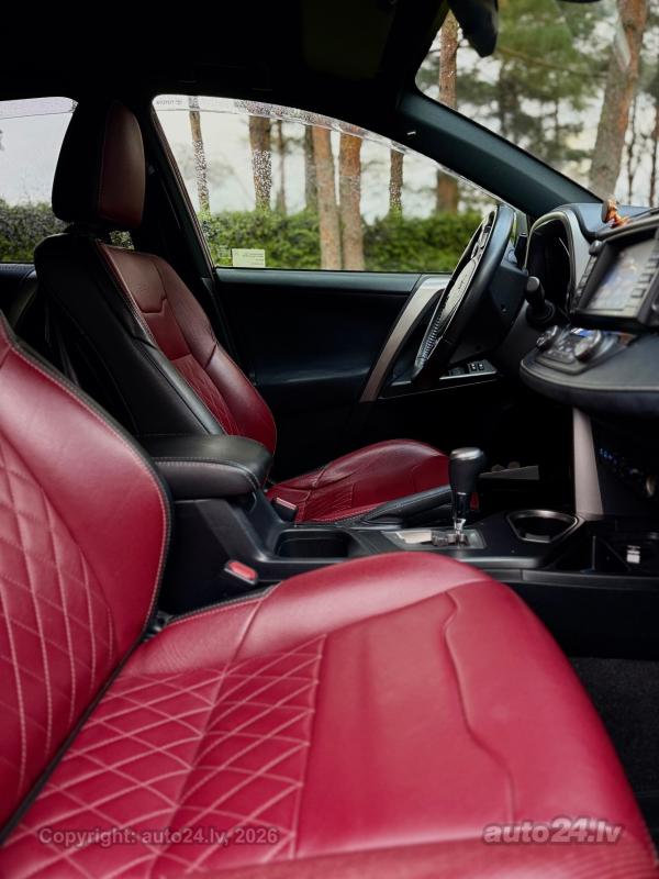 Sarkans Toyota RAV4 2017 Tallina, ar dzinēja tilpumu 2.50 L un nobraukumu 70 tūkst. km par 25000 €, foto 5 vietnē AUTOMOTO.COM.LV
