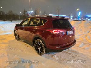 Sarkans Toyota RAV4 2018 Tallina, ar dzinēja tilpumu 2.50 L un nobraukumu 99 tūkst. km par 19000 €, foto 3 vietnē AUTOMOTO.COM.LV