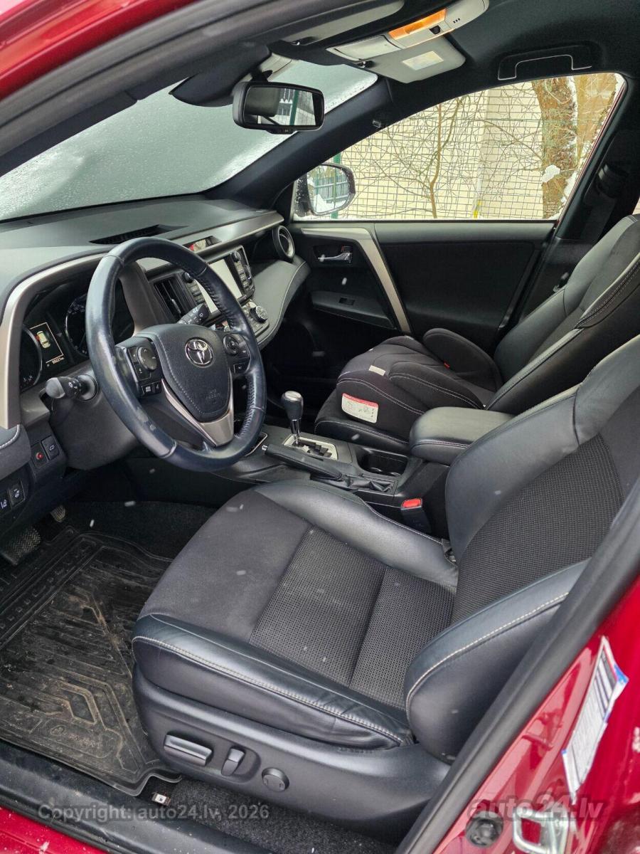 Sarkans Toyota RAV4 2018 Tallina, ar dzinēja tilpumu 2.50 L un nobraukumu 99 tūkst. km par 19000 €, foto 9 vietnē AUTOMOTO.COM.LV