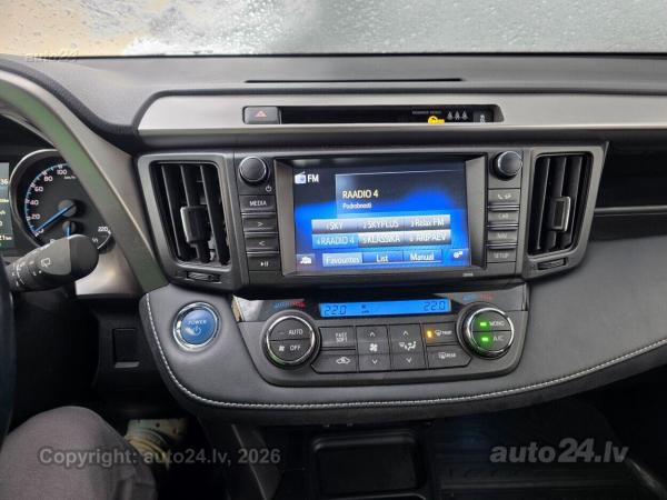 Red Toyota RAV4 2018 in Tallinn, with an engine capacity of 2.50 L and mileage of 99 thousand km for 19000 €, photo 11 on AUTOMOTO.COM.LV