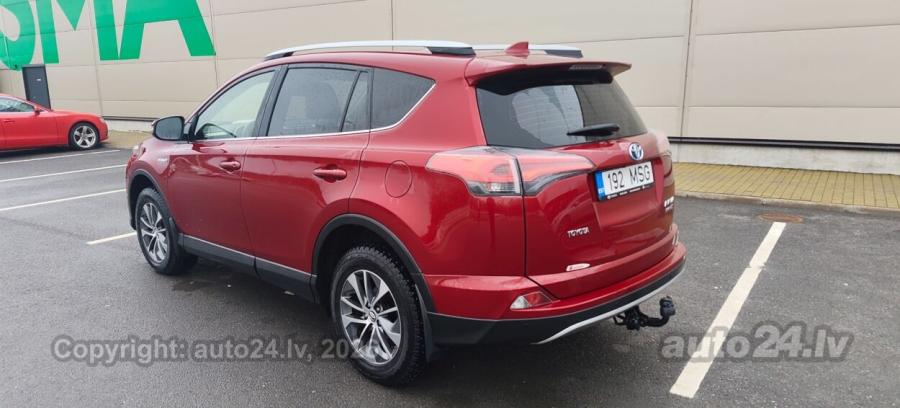 Sarkans Toyota RAV4 2018 Tallina, ar dzinēja tilpumu 2.50 L un nobraukumu 74 tūkst. km par 19800 €, foto 7 vietnē AUTOMOTO.COM.LV