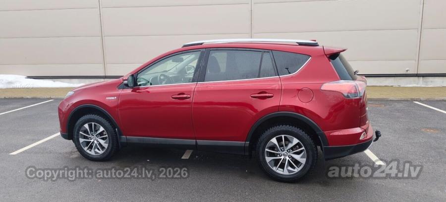 Sarkans Toyota RAV4 2018 Tallina, ar dzinēja tilpumu 2.50 L un nobraukumu 74 tūkst. km par 19800 €, foto 9 vietnē AUTOMOTO.COM.LV