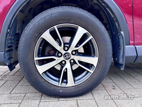 Красный Тойота РАВ 4 2018 в Таллин, объемом двигателя 2.00 л и пробегом 54 тыс. км за 21990 €, фото 9 на AUTOMOTO.COM.LV