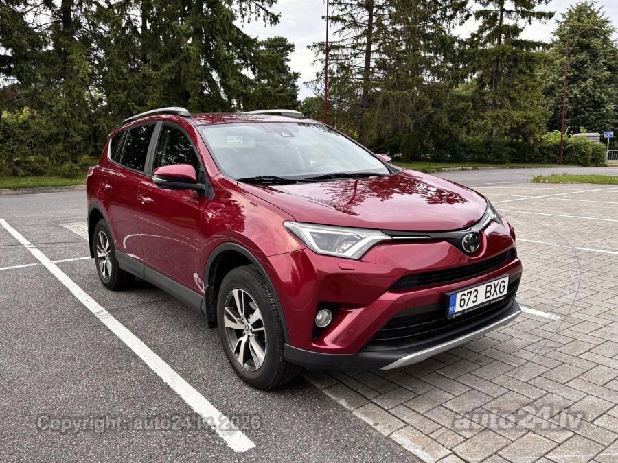 Красный Тойота РАВ 4 2018 в Таллин, объемом двигателя 2.00 л и пробегом 54 тыс. км за 21990 €, фото 1 на AUTOMOTO.COM.LV