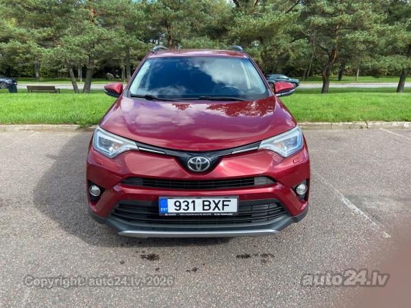Красный Тойота РАВ 4 2018 в Таллин, объемом двигателя 2.00 л и пробегом 125 тыс. км за 17000 €, фото 3 на AUTOMOTO.COM.LV