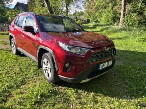 Sarkans Toyota RAV4 2019 Tallina, ar dzinēja tilpumu 2.50 L un nobraukumu 100 tūkst. km par 27900 €, foto  vietnē AUTOMOTO.COM.LV