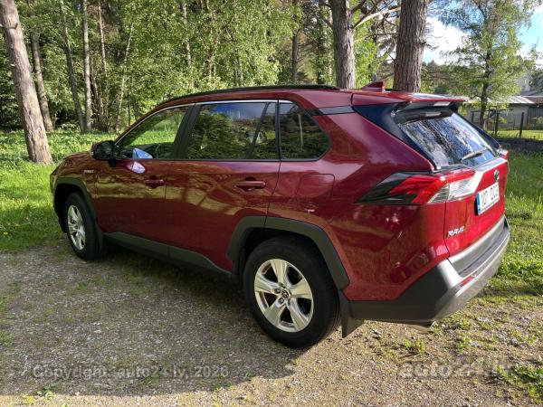 Red Toyota RAV4 2019 in Tallinn, with an engine capacity of 2.50 L and mileage of 100 thousand km for 27900 €, photo 3 on AUTOMOTO.COM.LV