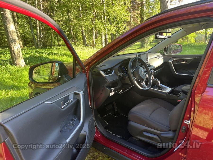 Sarkans Toyota RAV4 2019 Tallina, ar dzinēja tilpumu 2.50 L un nobraukumu 100 tūkst. km par 27900 €, foto 8 vietnē AUTOMOTO.COM.LV