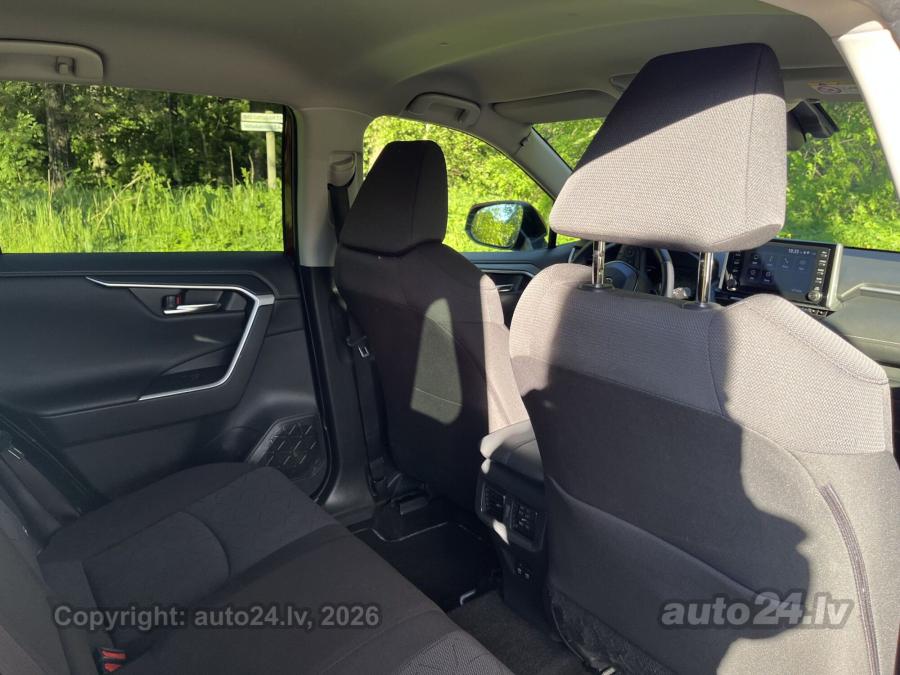 Sarkans Toyota RAV4 2019 Tallina, ar dzinēja tilpumu 2.50 L un nobraukumu 100 tūkst. km par 27900 €, foto 10 vietnē AUTOMOTO.COM.LV