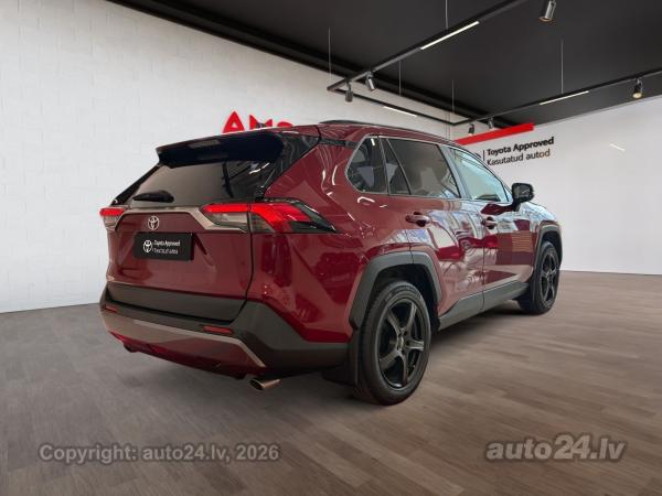 Красный Тойота РАВ 4 2019 в Пярну, объемом двигателя 2.00 л и пробегом 112 тыс. км за 20700 €, фото 2 на AUTOMOTO.COM.LV