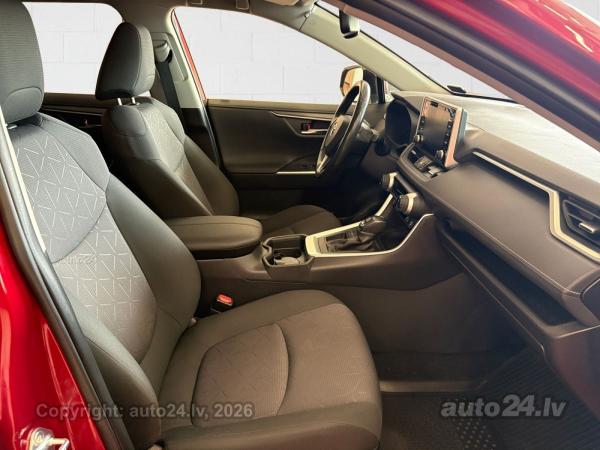 Sarkans Toyota RAV4 2019 Pērnava, ar dzinēja tilpumu 2.00 L un nobraukumu 112 tūkst. km par 20700 €, foto 6 vietnē AUTOMOTO.COM.LV