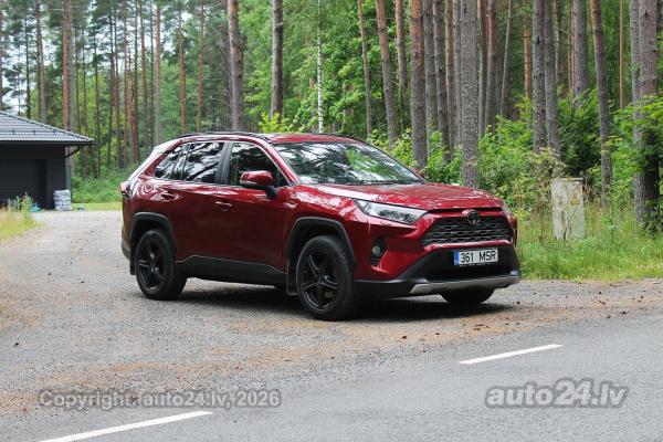 Sarkans Toyota RAV4 2019 Tallina, ar dzinēja tilpumu 2.00 L un nobraukumu 111 tūkst. km par 22500 €, foto 3 vietnē AUTOMOTO.COM.LV
