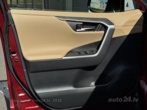 Sarkans Toyota RAV4 2019 Tallina, ar dzinēja tilpumu 2.50 L un nobraukumu 103 tūkst. km par 29995 €, foto 11 vietnē AUTOMOTO.COM.LV
