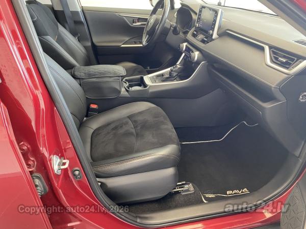 Red Toyota RAV4 2020 in Tallinn, with an engine capacity of 2.50 L and mileage of 62 thousand km for 26800 €, photo 7 on AUTOMOTO.COM.LV
